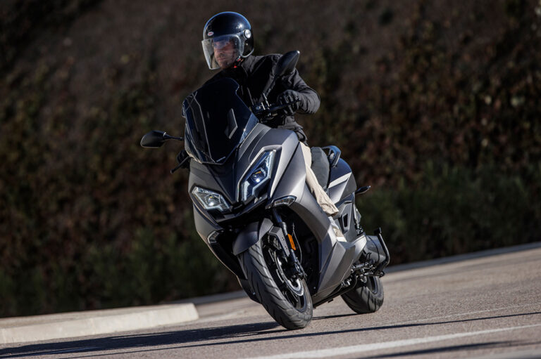 NERVA EXE, un nuevo scooter eléctrico GT | Club del Motorista KMCero